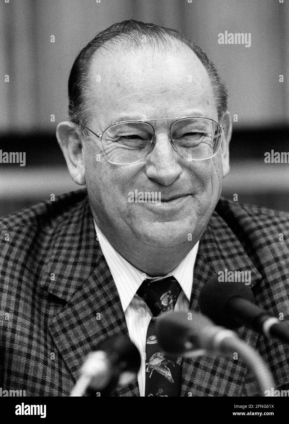 Federal Minister of the Interior Friedrich ZIMMERMANN , CSU , December ...