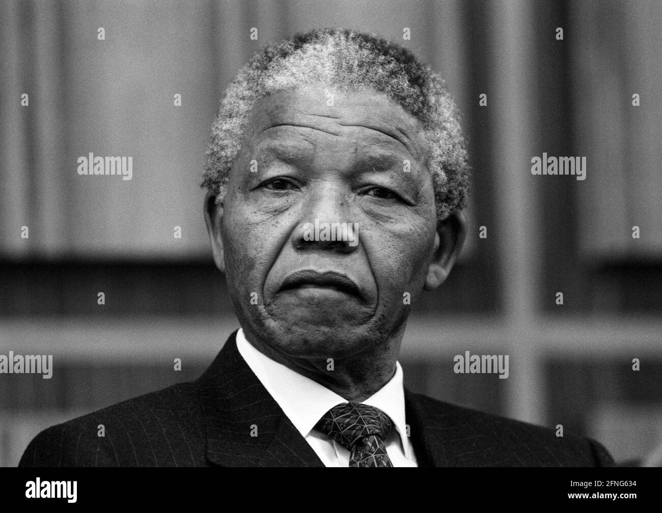 Nelson portrait mandela hi-res stock photography and images - Alamy