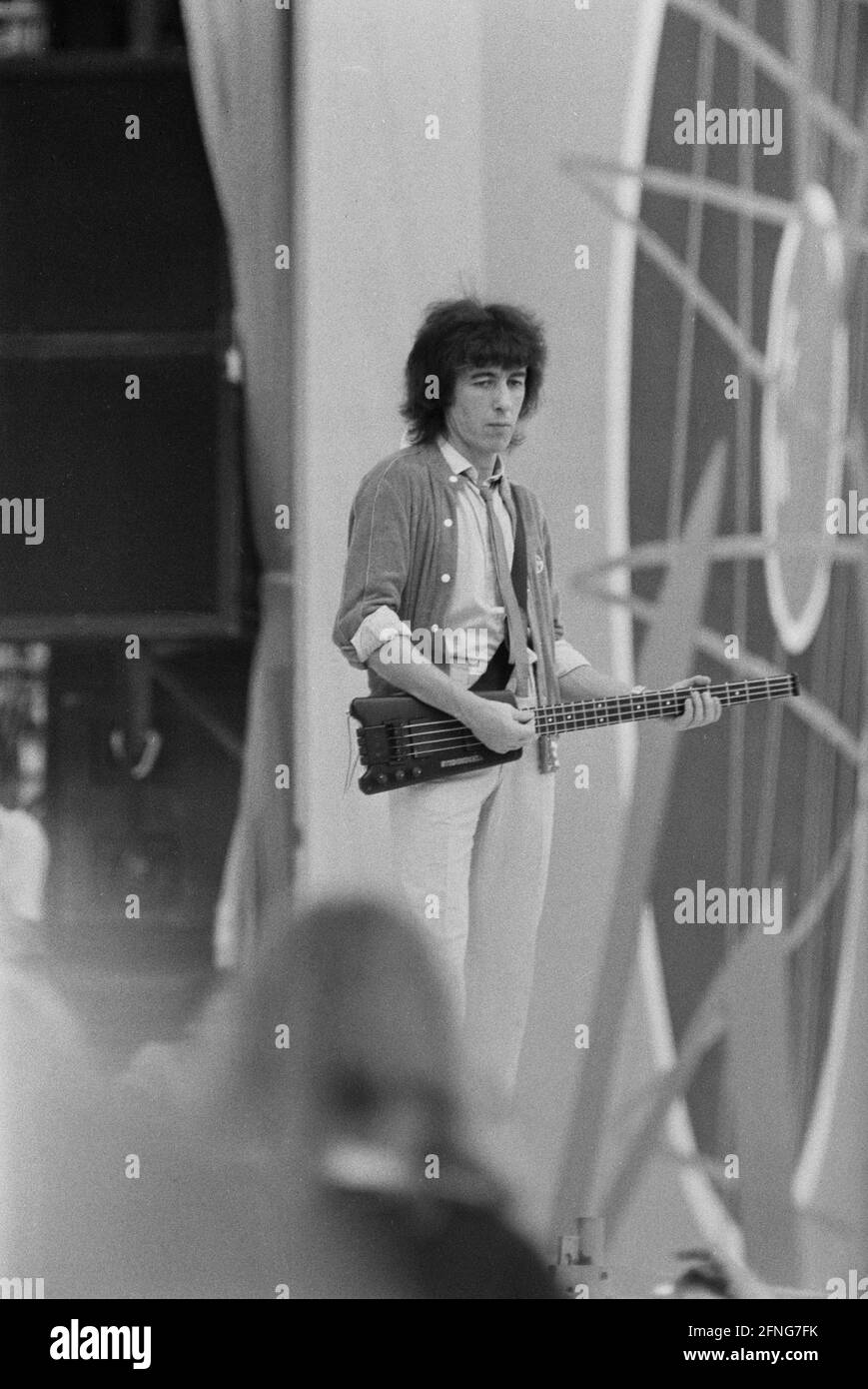 Ron Wood with guitar at the Rolling Stones concert at the ...