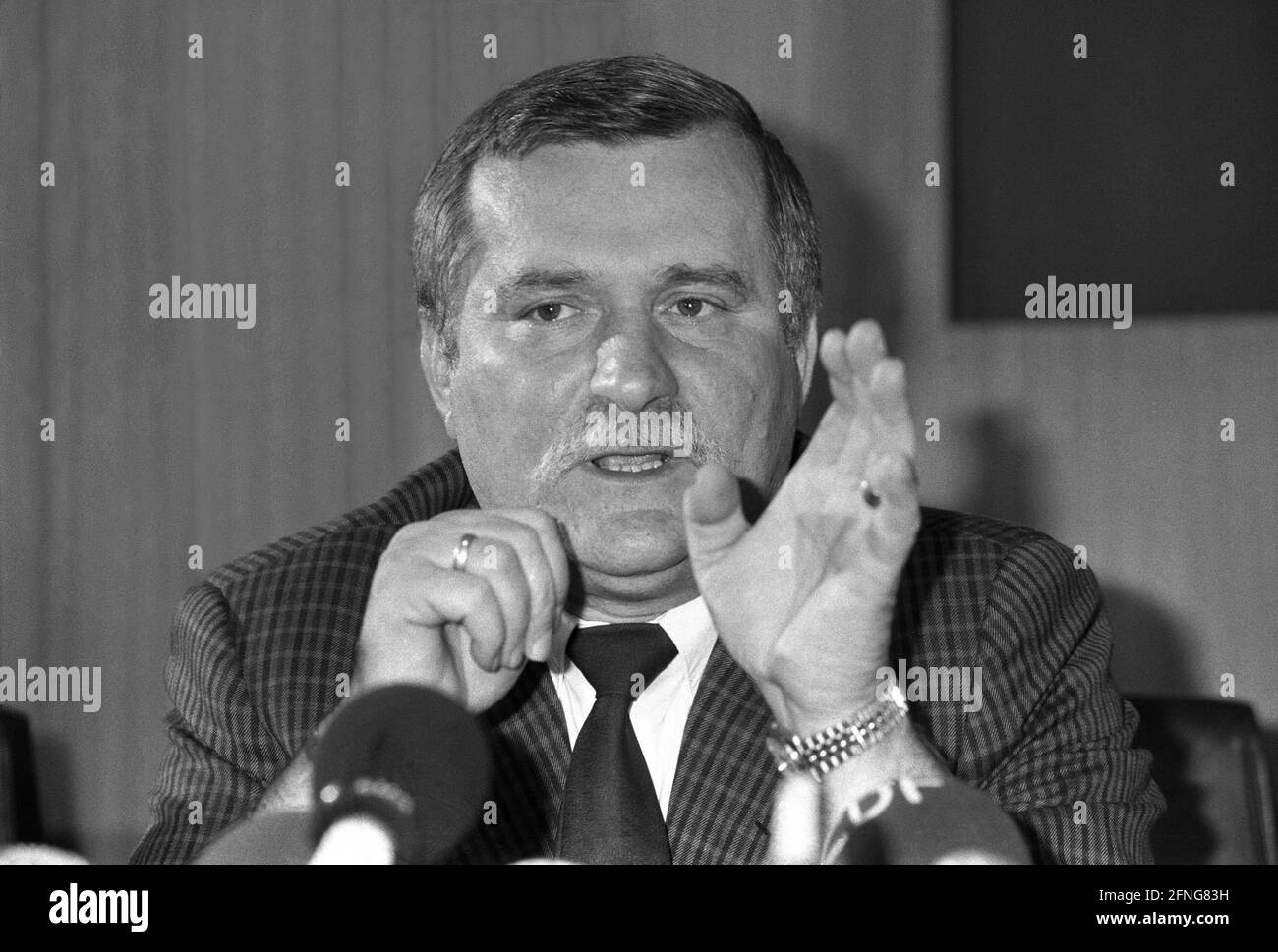 Solidarnosc 1989 hi-res stock photography and images - Alamy