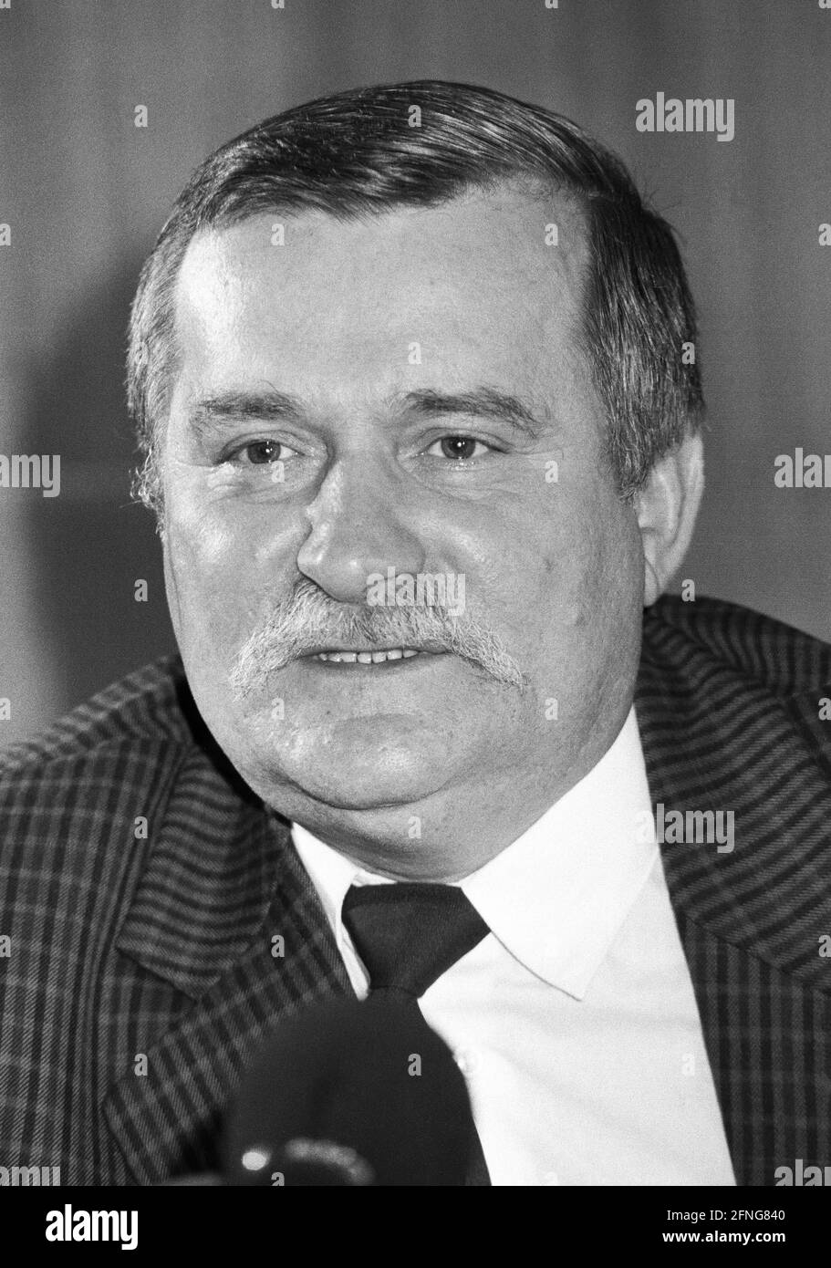 Solidarnosc 1989 hi-res stock photography and images - Alamy