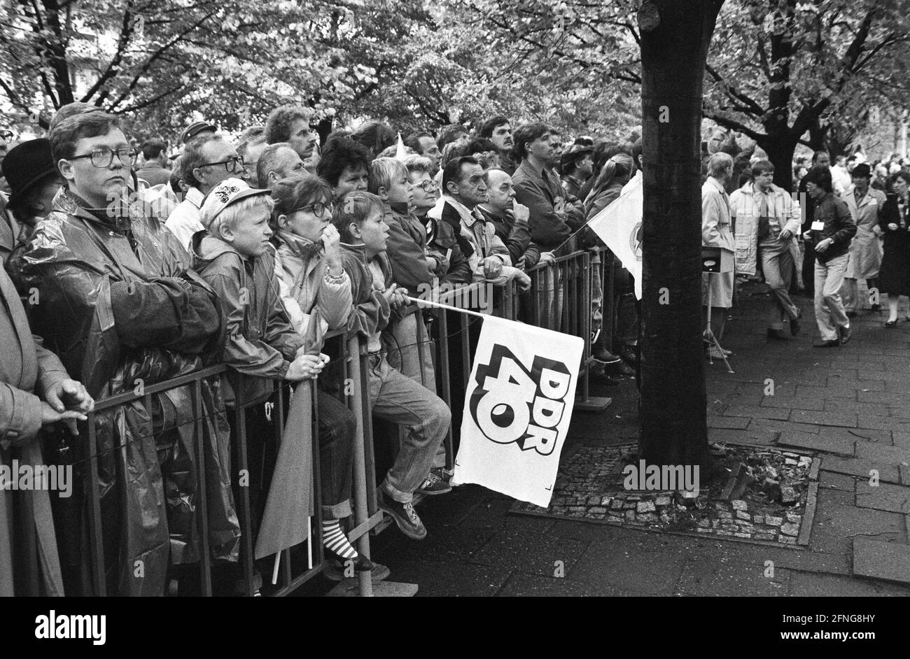 40th anniversary ddr Black and White Stock Photos & Images - Alamy