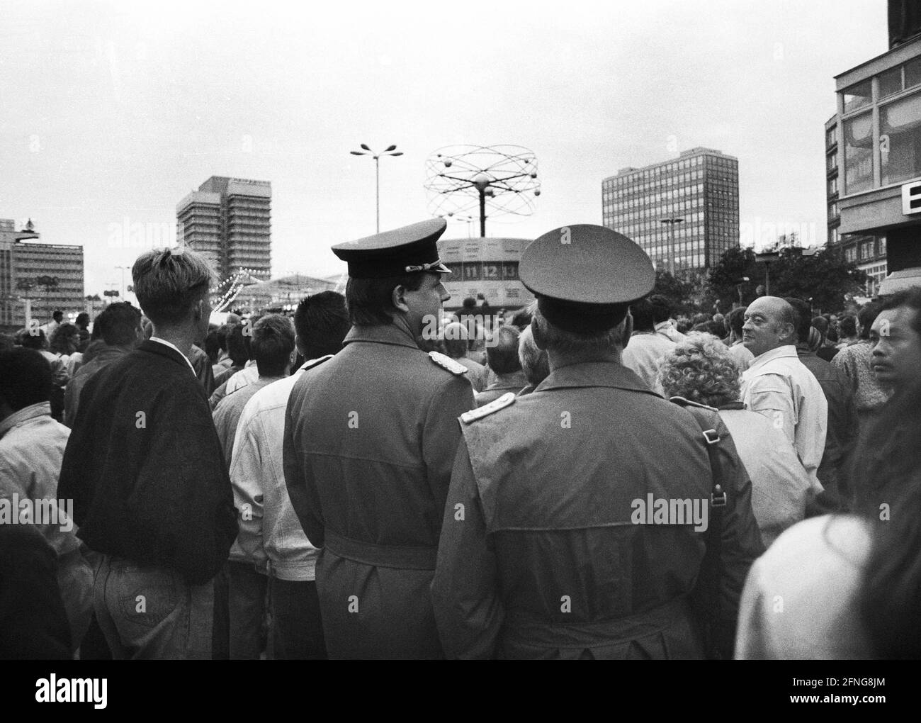 GDR. East Berlin, 08.10.1989. Archive No.: 09-43-21 40th anniversary of ...