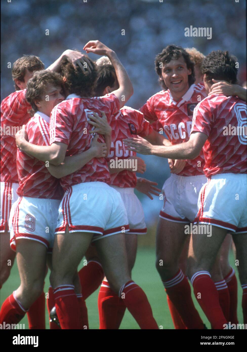 European Football Championship 1988 in Germany: England - Soviet Union ...
