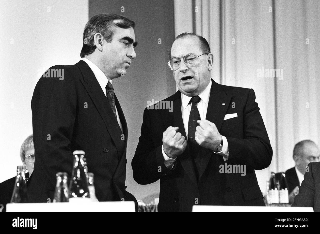 Zimmermann horizontal Black and White Stock Photos & Images - Alamy