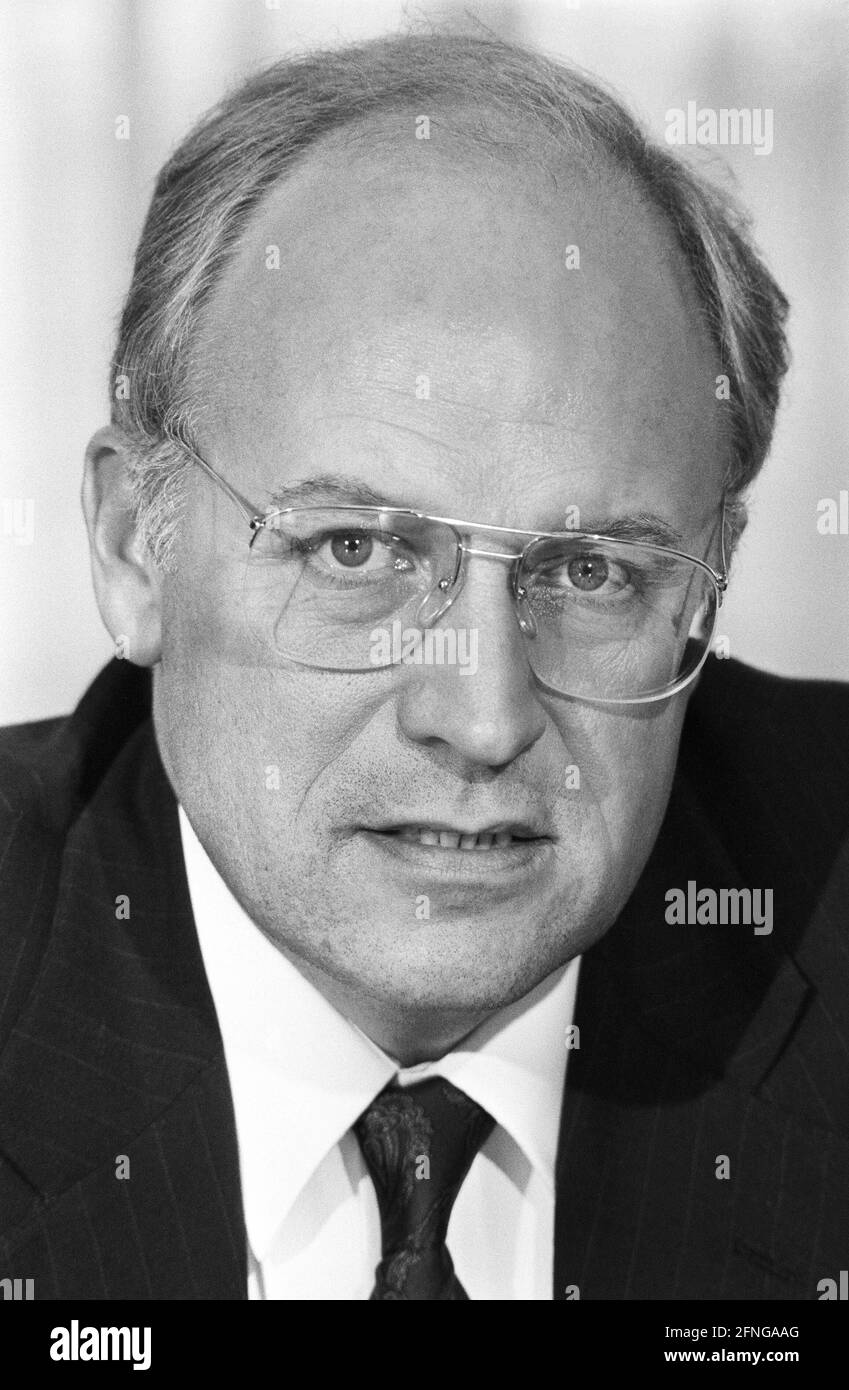 Secretary of defense cheney hi-res stock photography and images - Alamy