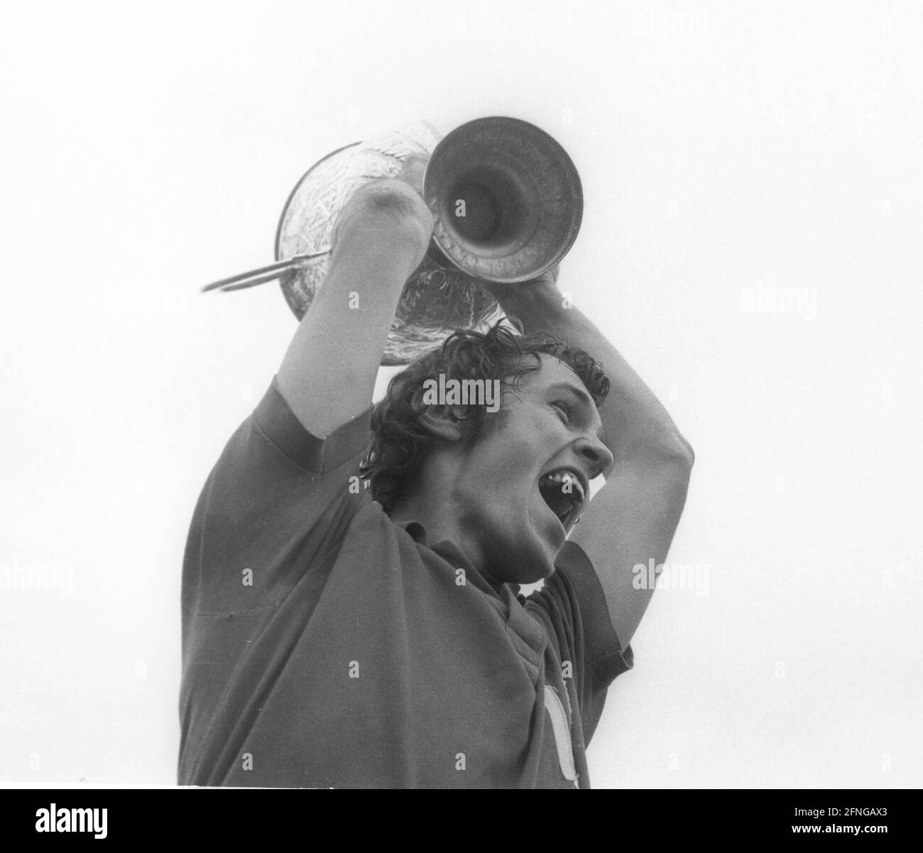 Hockey field and captain hi-res stock photography and images - Alamy