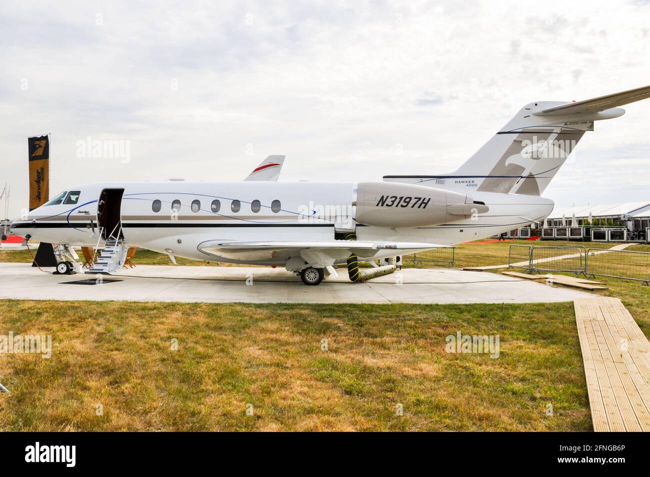 Hawker 4000 executive jet plane N3197H at Farnborough International ...