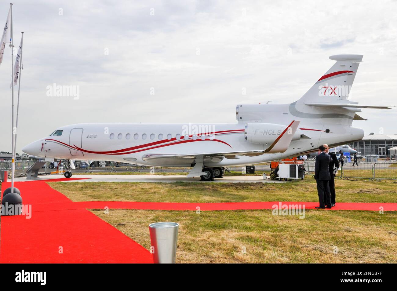 Dassault falcon 7x hi-res stock photography and images - Alamy