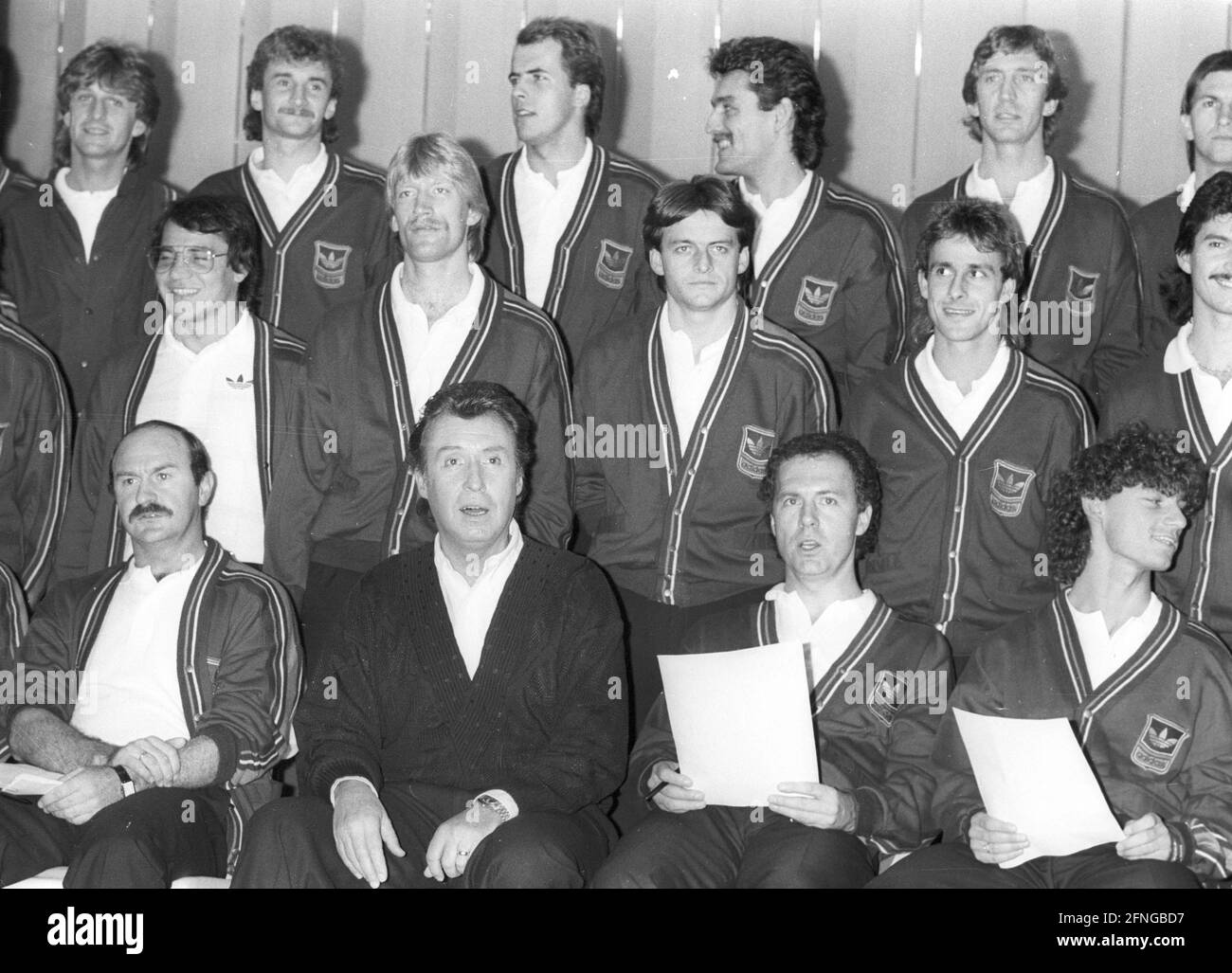World cup in football 1986 Black and White Stock Photos & Images - Alamy