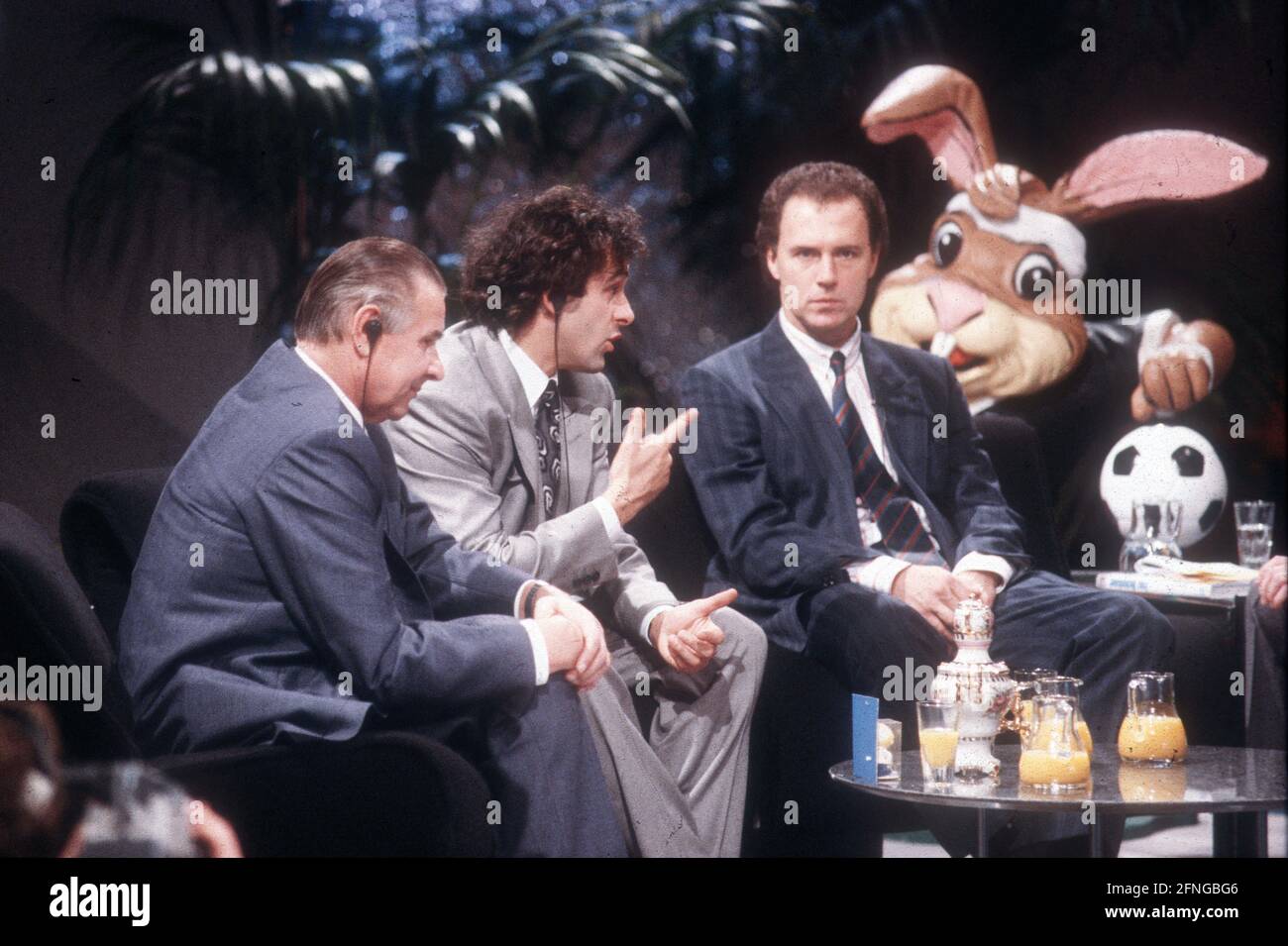 Em 1988 draw hi-res stock photography and images - Alamy