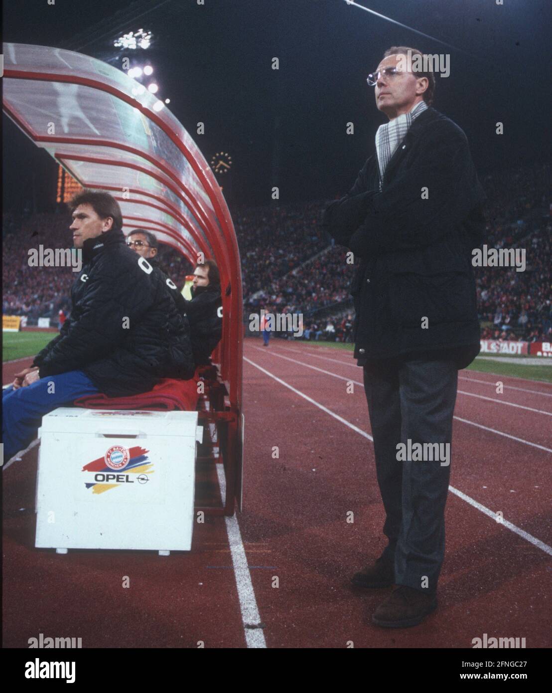 FC Bayern München - Borussia Dortmund 0:0/20.03.1994. Coach Franz ...