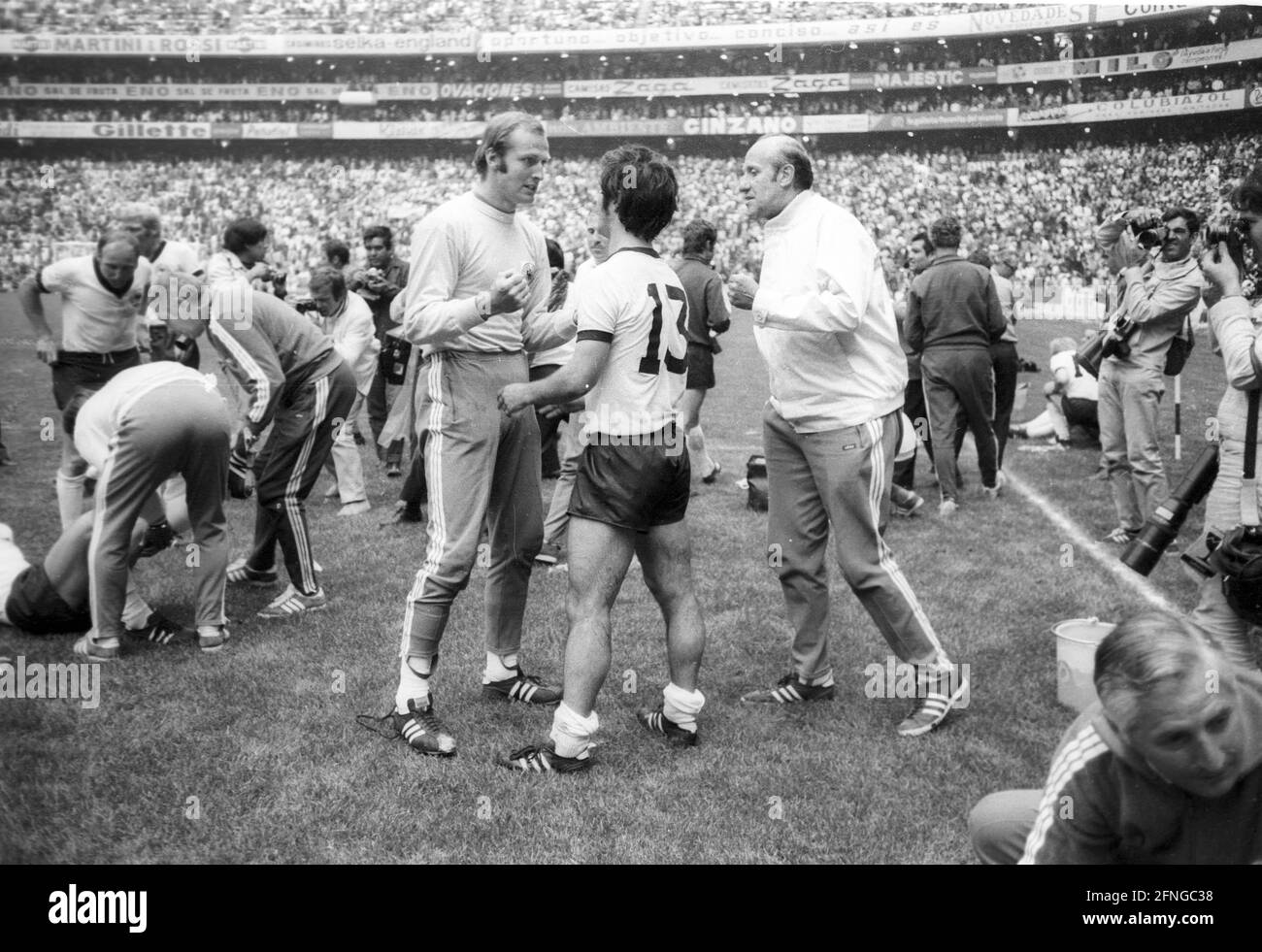 Gerd muller 1970 hi-res stock photography and images - Alamy