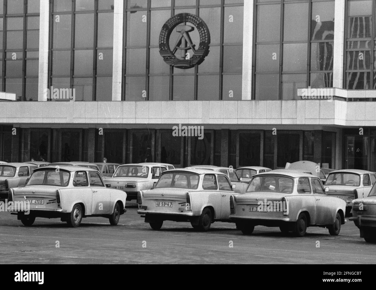 Berlin-City / End of GDR / Emblem / 20.2.1985 East Berlin: Palace of ...