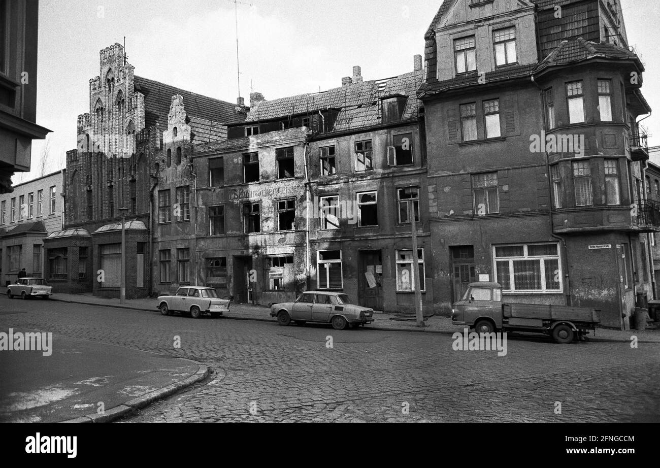 Germany, Rostock , 09.02.1990 Archive-No.: 13-27-21 Stadtfotos-Rostock ...