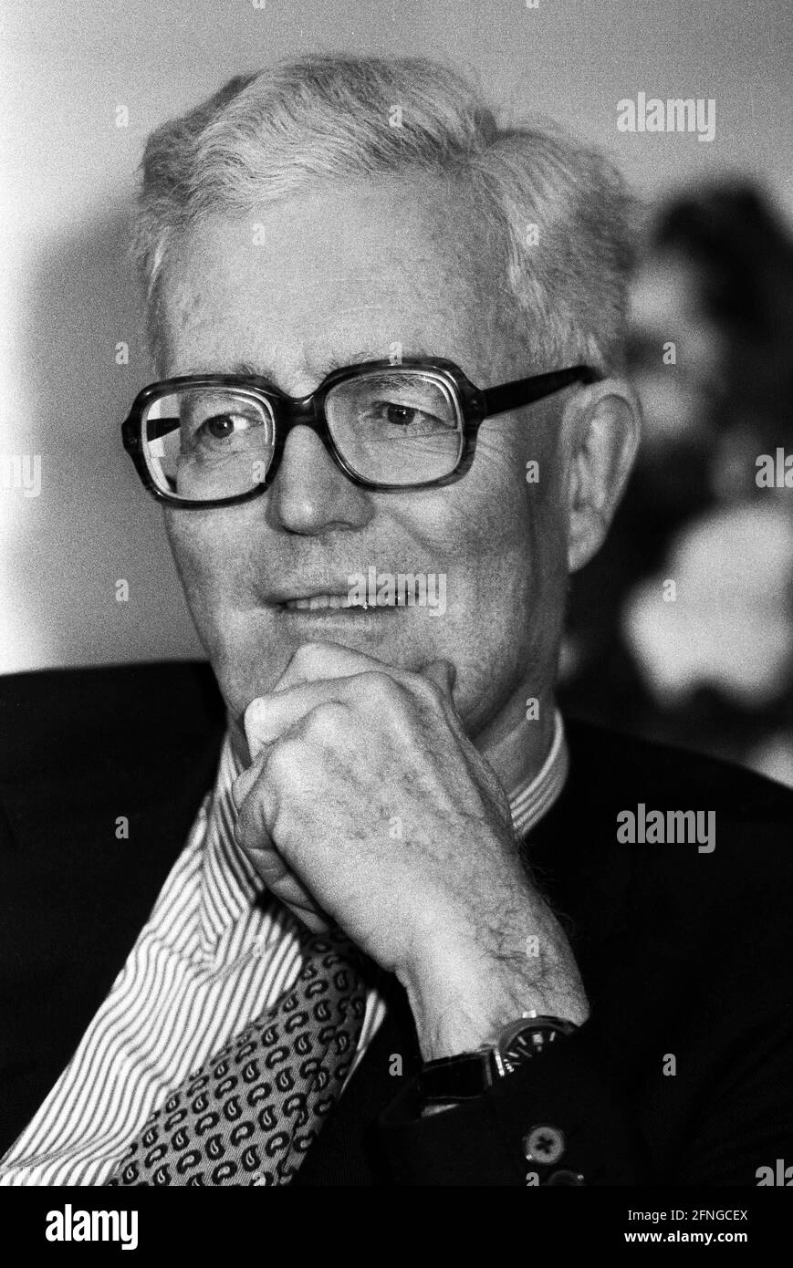 24 02 1990 hi-res stock photography and images - Alamy