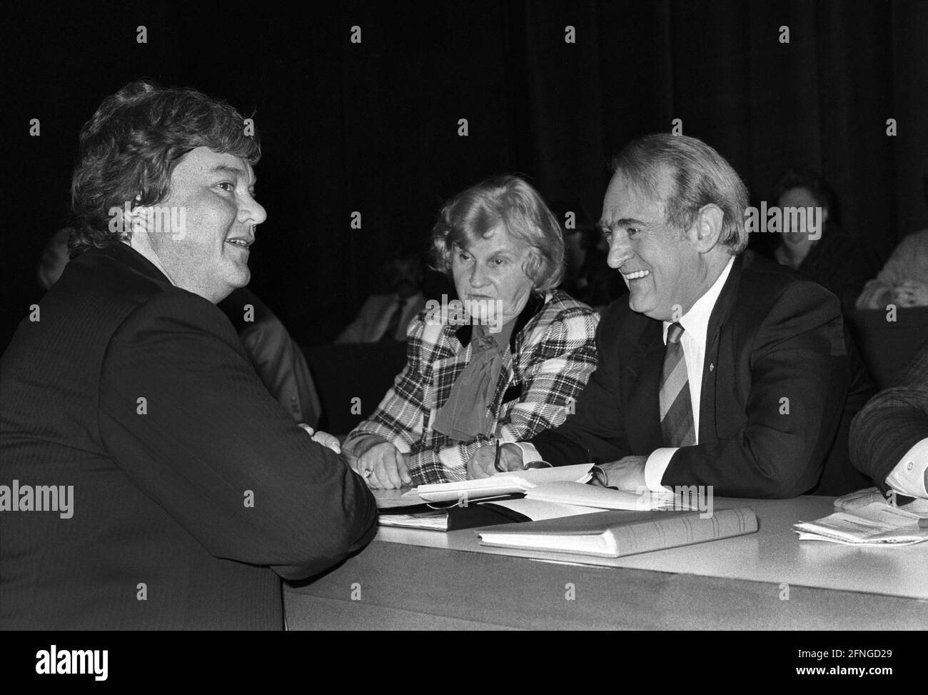 Germany, Krefeld , 21.04.1990 Archive-No.: 15-34-08 NRW-SPD-Landtag ...