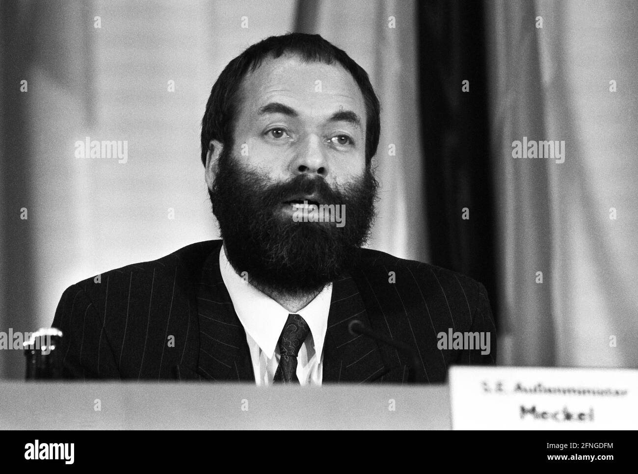 05 12 16 Black and White Stock Photos & Images - Alamy