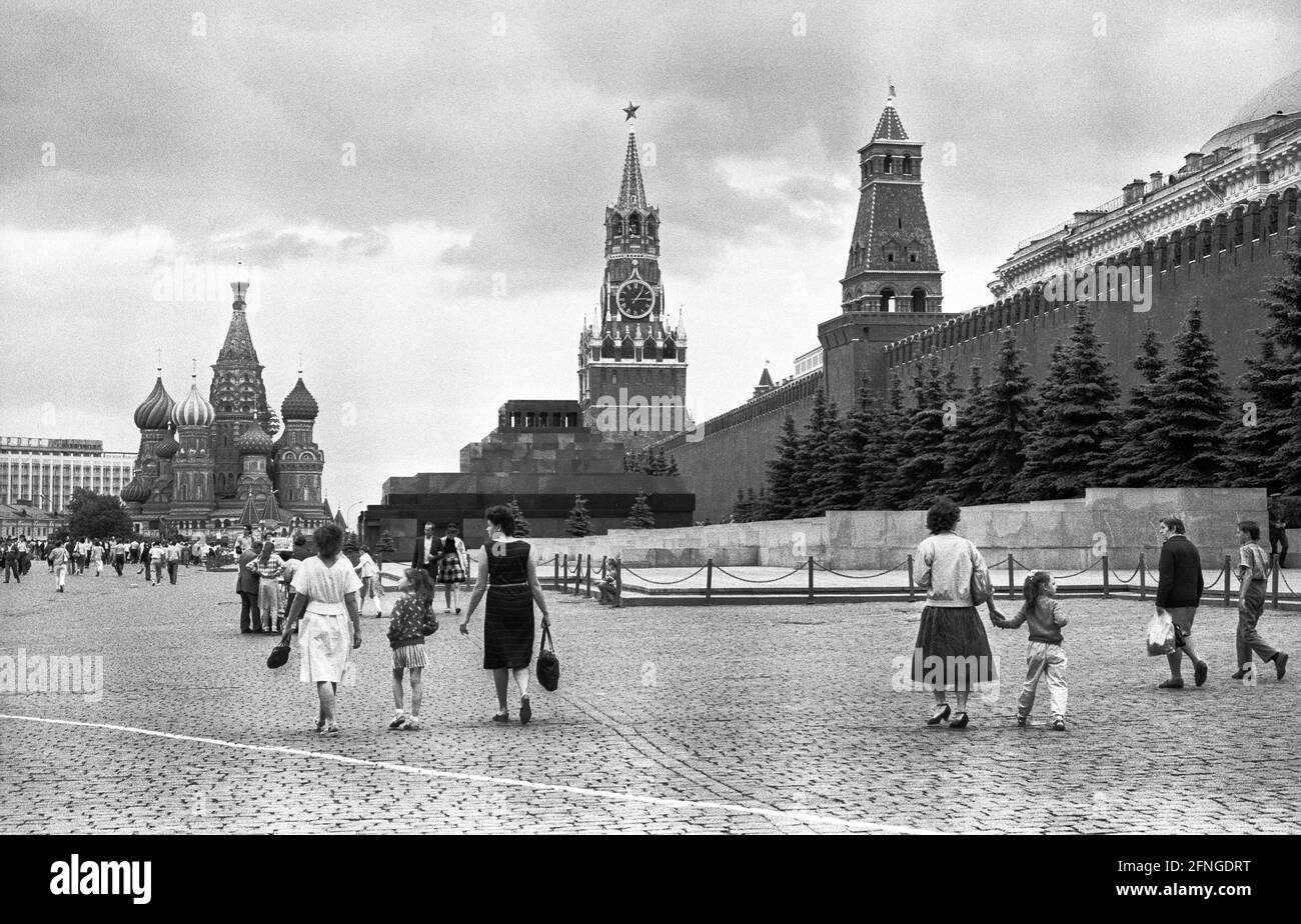 USSR, Moscow, 25.06.1990 Archiv-No.: 17-60-13 Red Square Moscow Photo ...