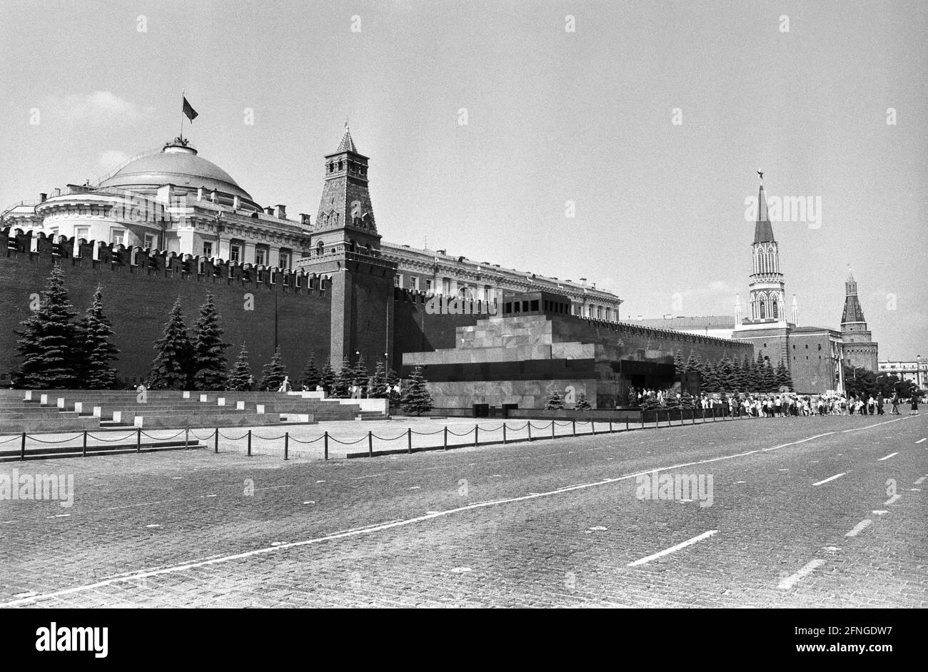 07 17 06 Black and White Stock Photos & Images - Alamy