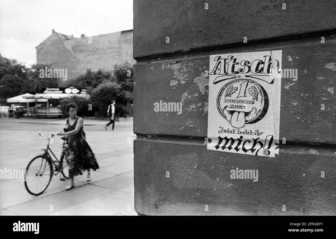 GDR, Weimar , 16.07.1990 Archiv-Nr.: 18-33-11 Stadtfotos Weimar Foto ...