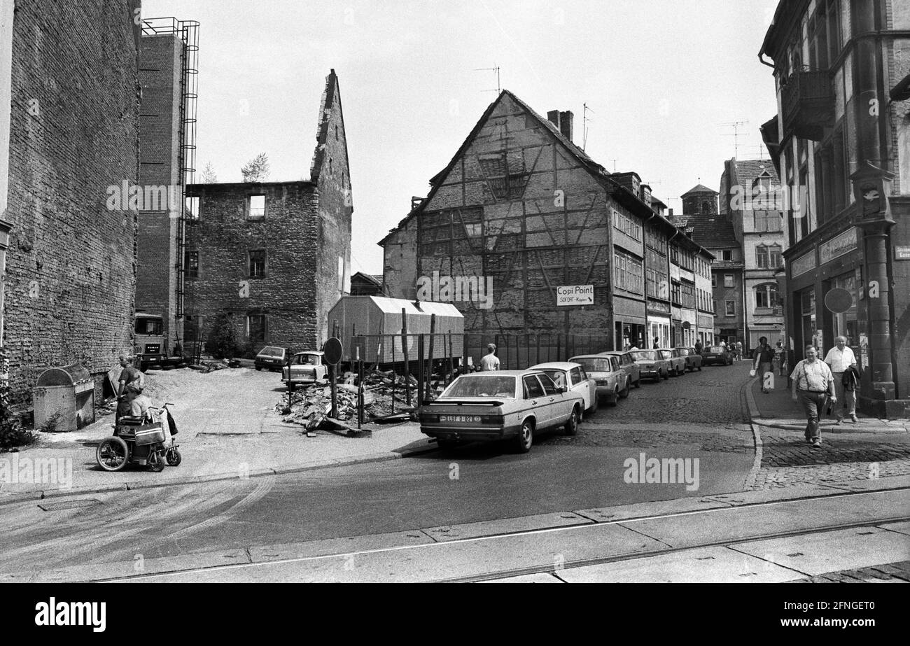 19 08 16 Black and White Stock Photos & Images - Alamy