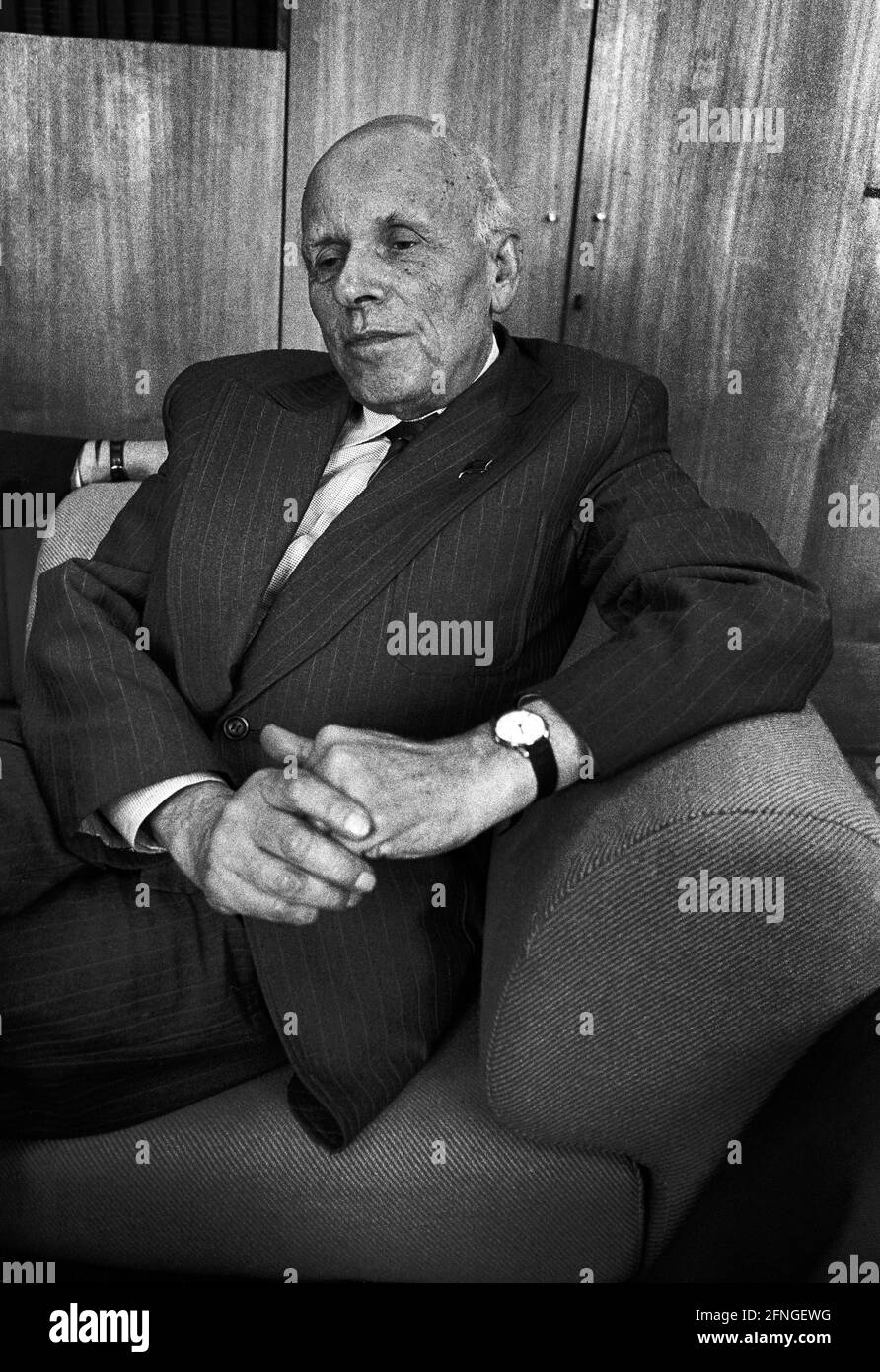 Andrei sakharov 1989 hi-res stock photography and images - Alamy
