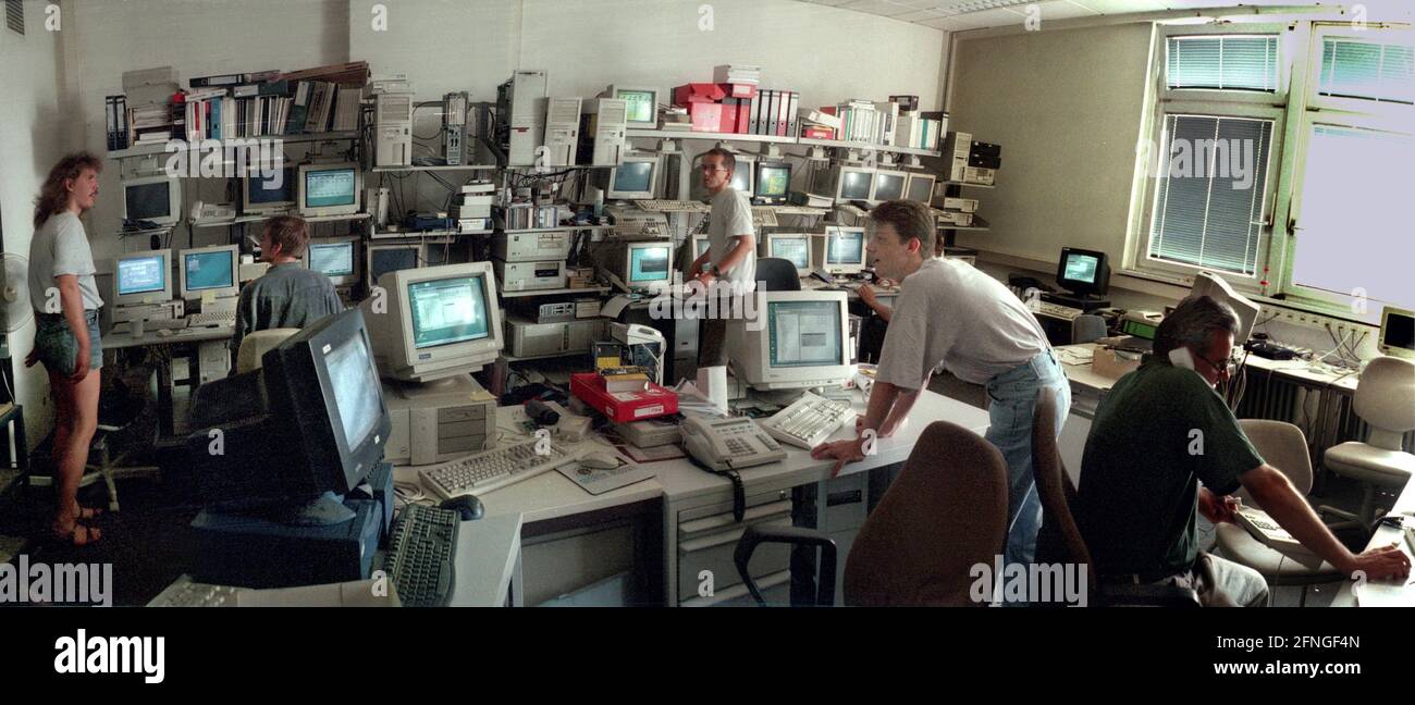 1997 computer hi-res stock photography and images - Alamy
