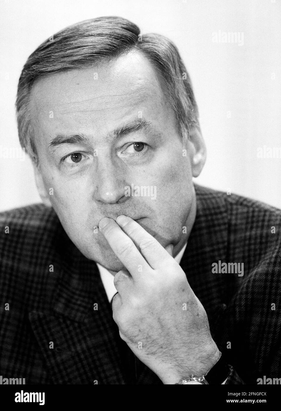 Franz STEINKUEHLER , Chairman of IG-Metall , October 1991 [automated ...
