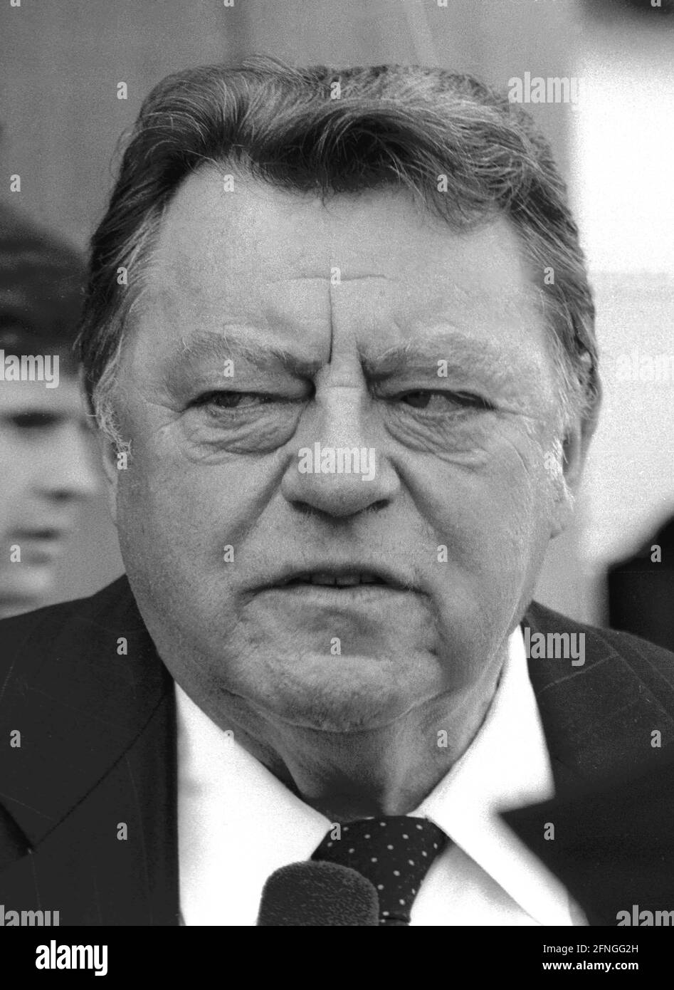Berlin/ CSU / Parties / 1989 Franz-Josef Strauss, at a reception in the ...