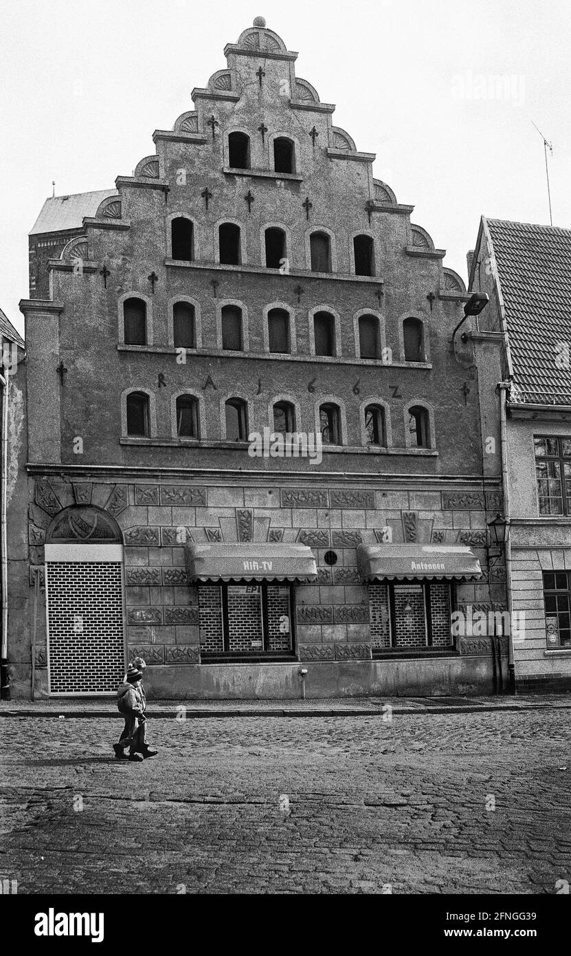Rostock / Mecklenburg-Western Pomerania / 20.3.1991 Old Town Wismar ...
