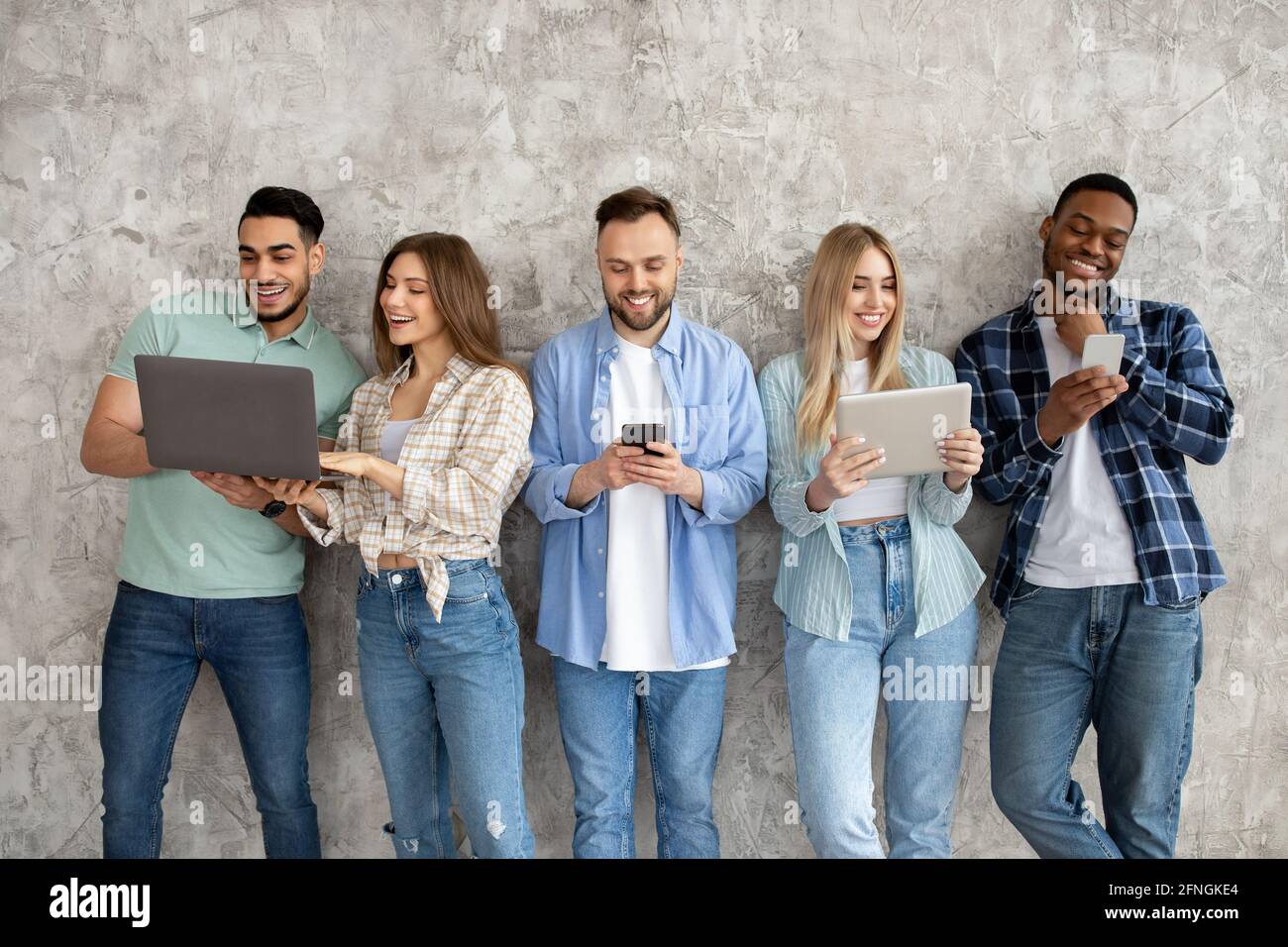 Gadget entertainment hi-res stock photography and images - Alamy