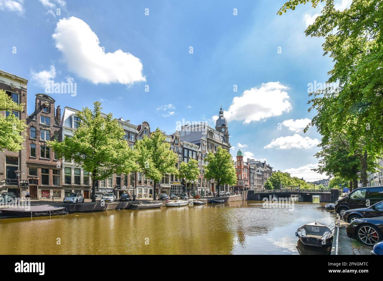 Row of traditional Dutch medieval houses on canal Stock Photo - Alamy
