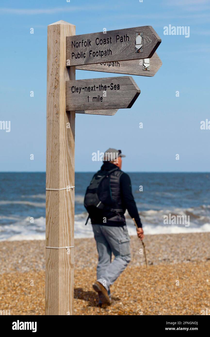 Norfolk coastal path sign hi-res stock photography and images - Alamy