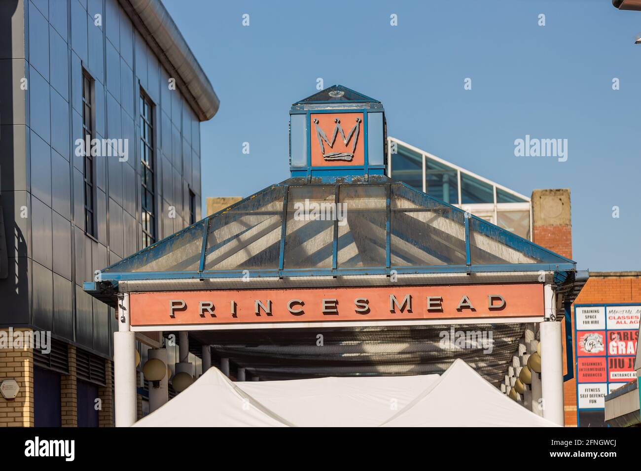 Farnborough road sign hi-res stock photography and images - Alamy