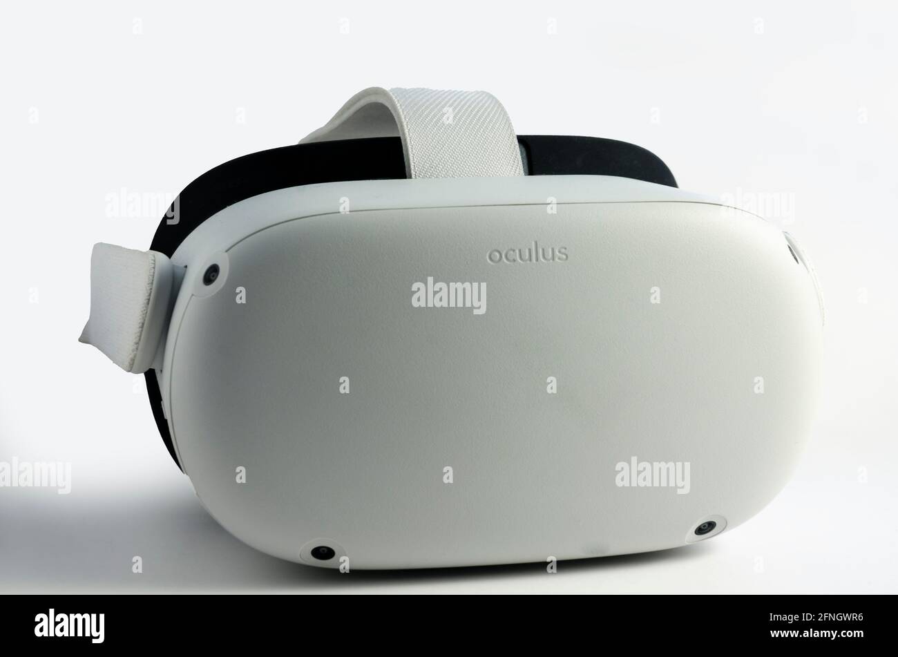 Oculus Quest 2 Virtual Reality Headset Isolated Stock Photo - Alamy