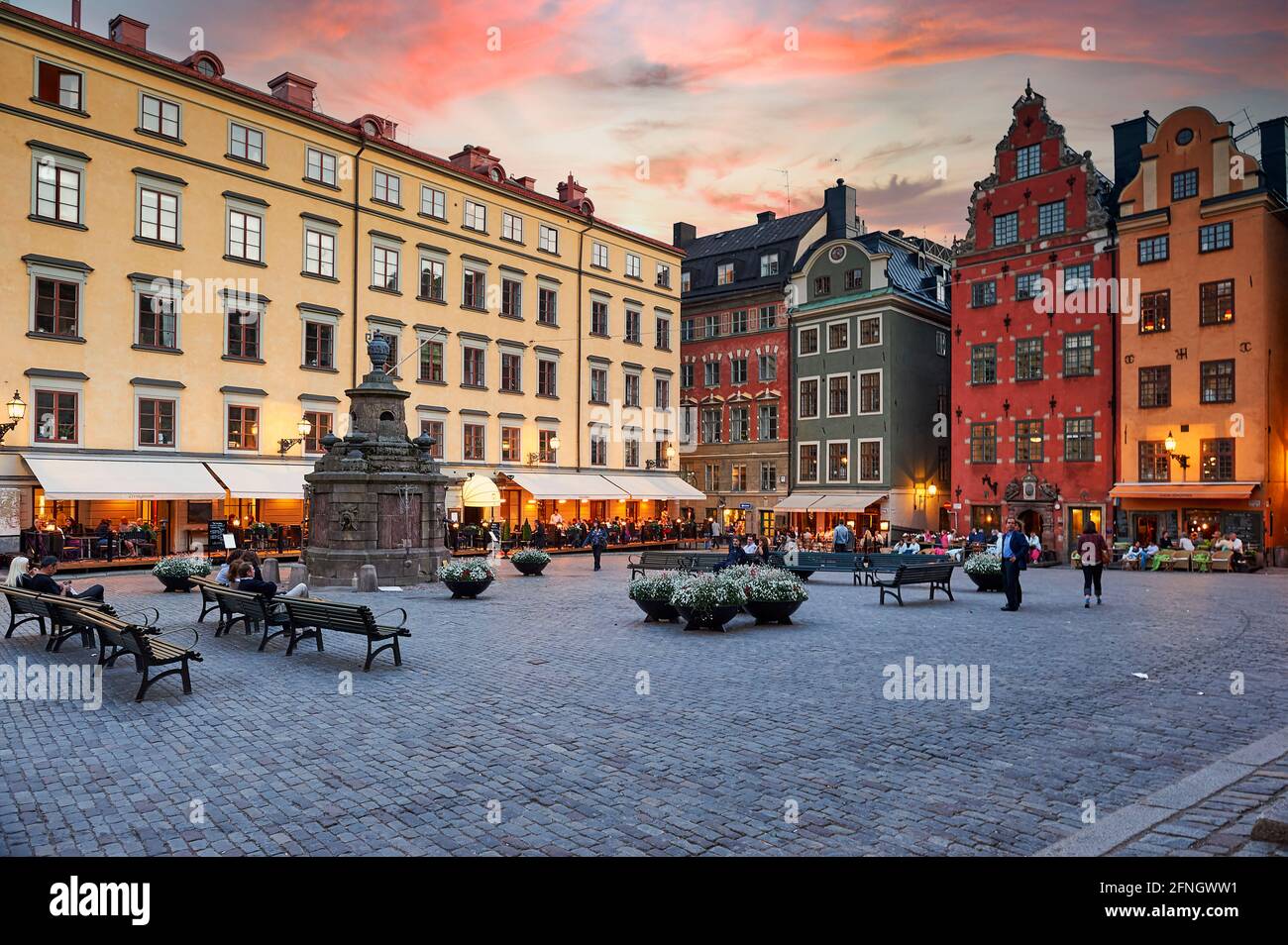 Stortorget square in Gamla Stan, the "old town" of Stockholm, Sweden ...