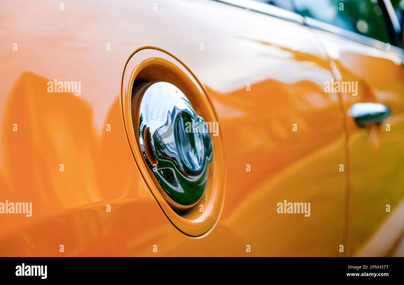 Chrome petrol cap hi-res stock photography and images - Alamy