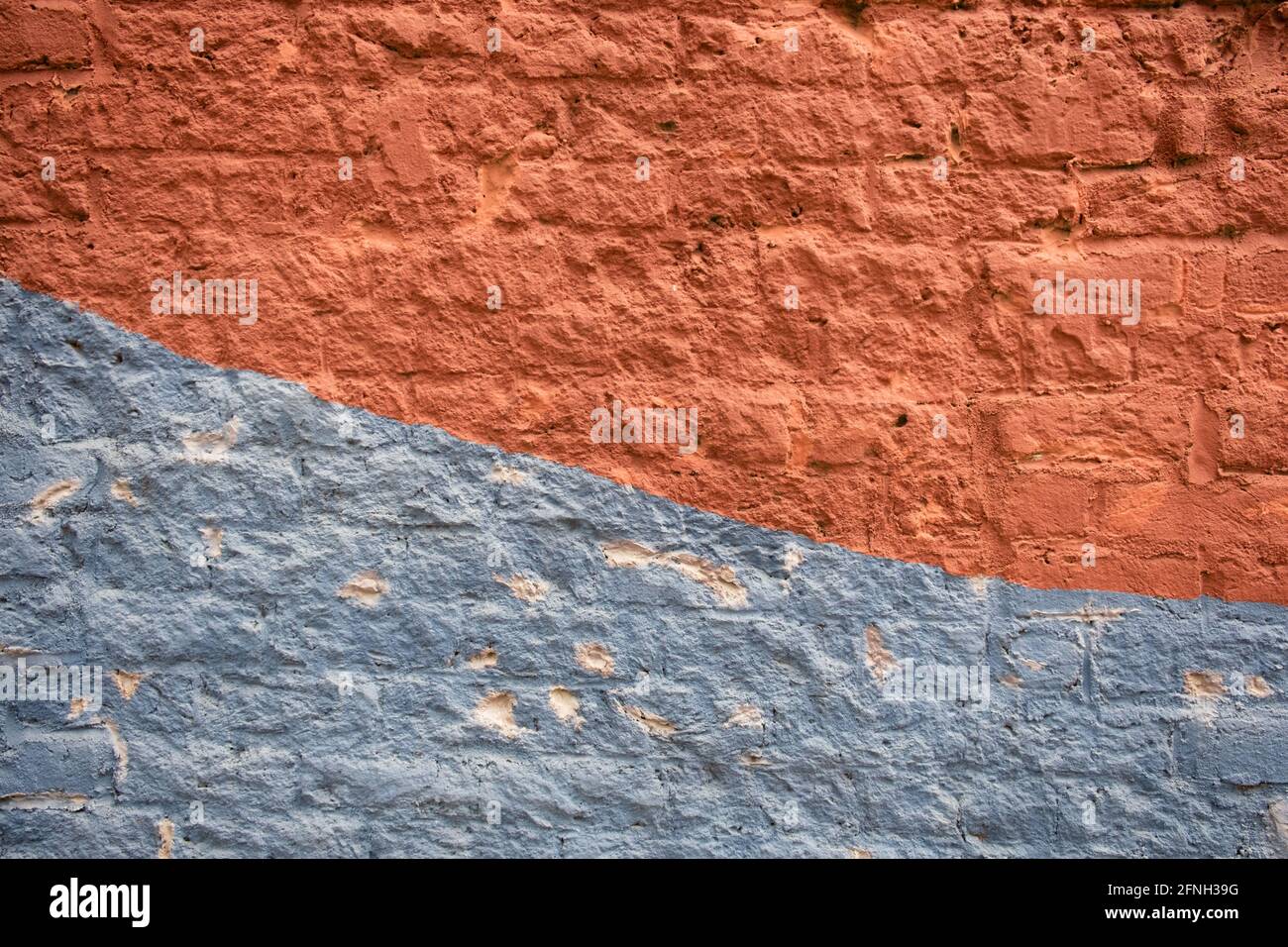 Curved brickwork texture hi-res stock photography and images - Alamy