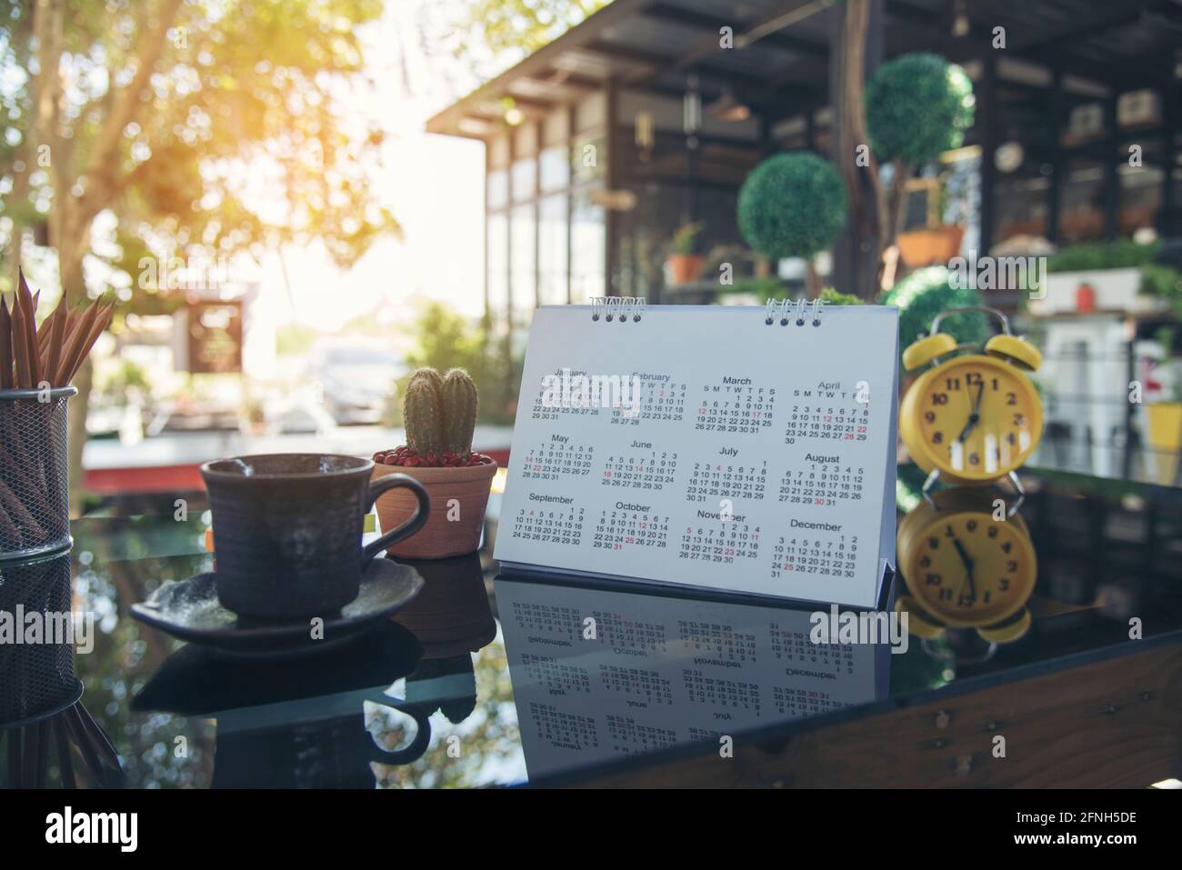 Diary calender and woman hi-res stock photography and images - Alamy