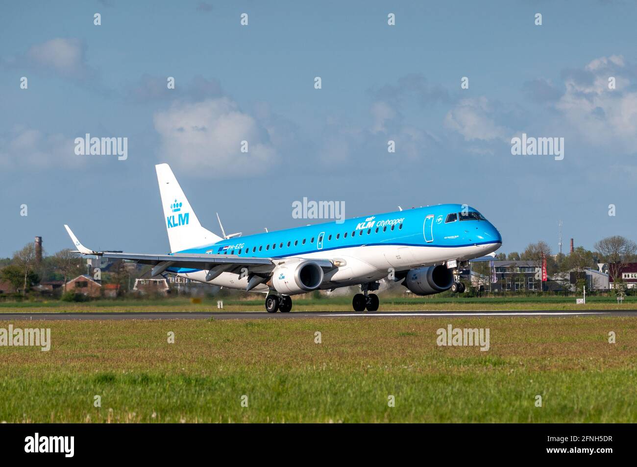 Passenger plane during take hi-res stock photography and images - Alamy