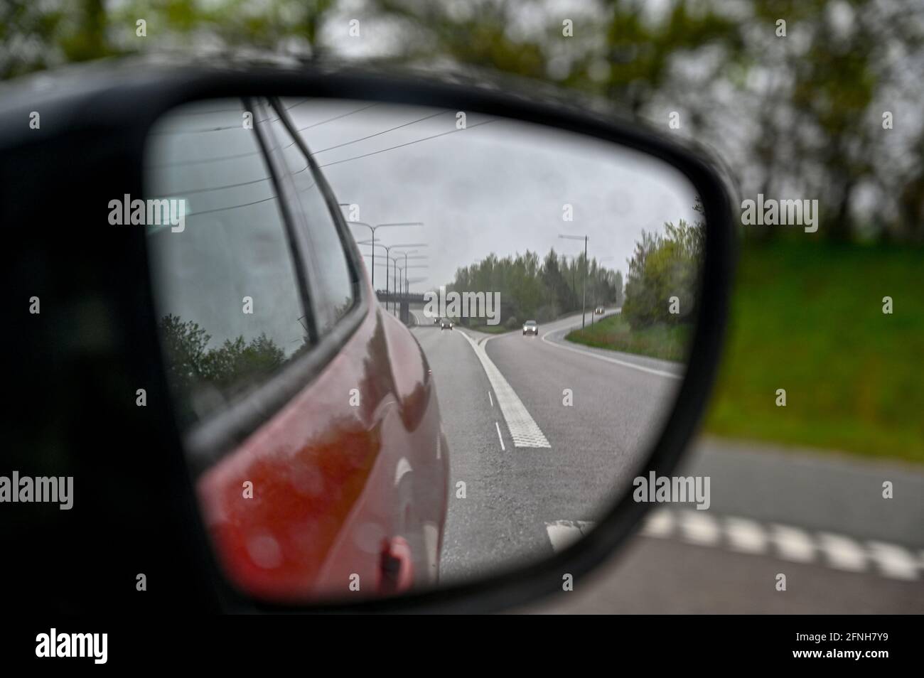 Bridge looking mirror hi-res stock photography and images - Alamy