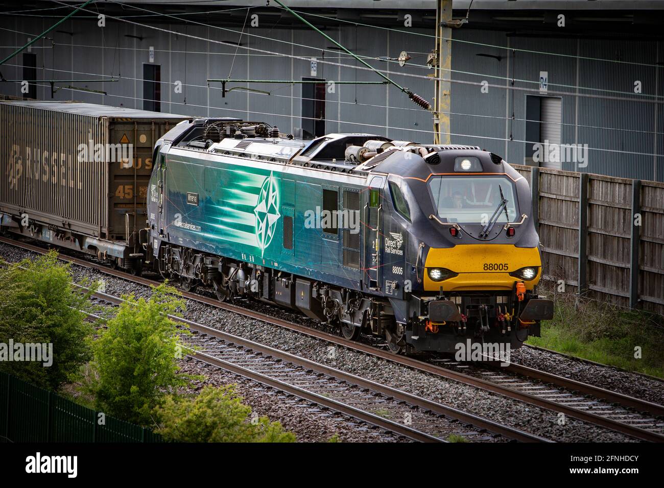 Direct Rail Services Class 88 - 88005 “Minerva” arriving into DIRFT ...