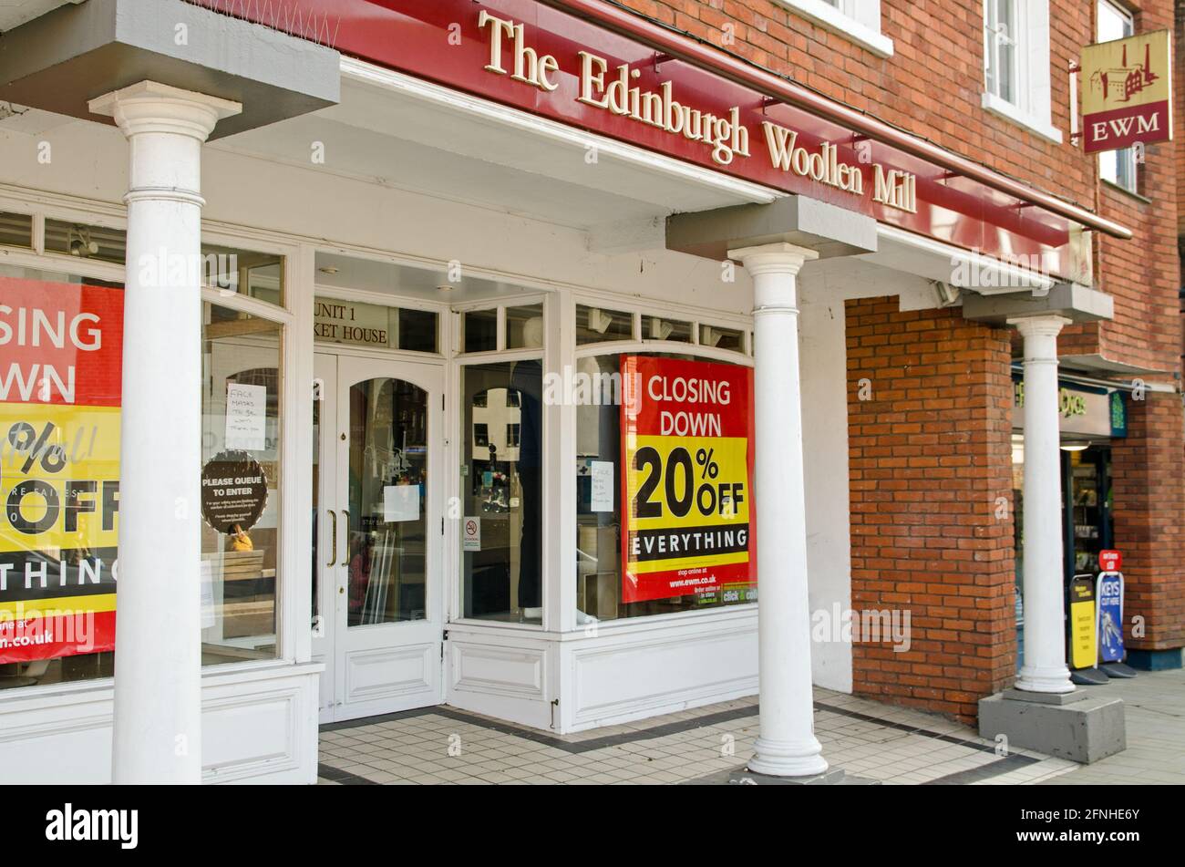 Industry finance closing high street exterior hi-res stock photography and images - Alamy