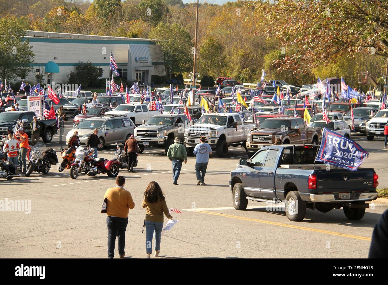 Trump flag truck hi-res stock photography and images - Alamy