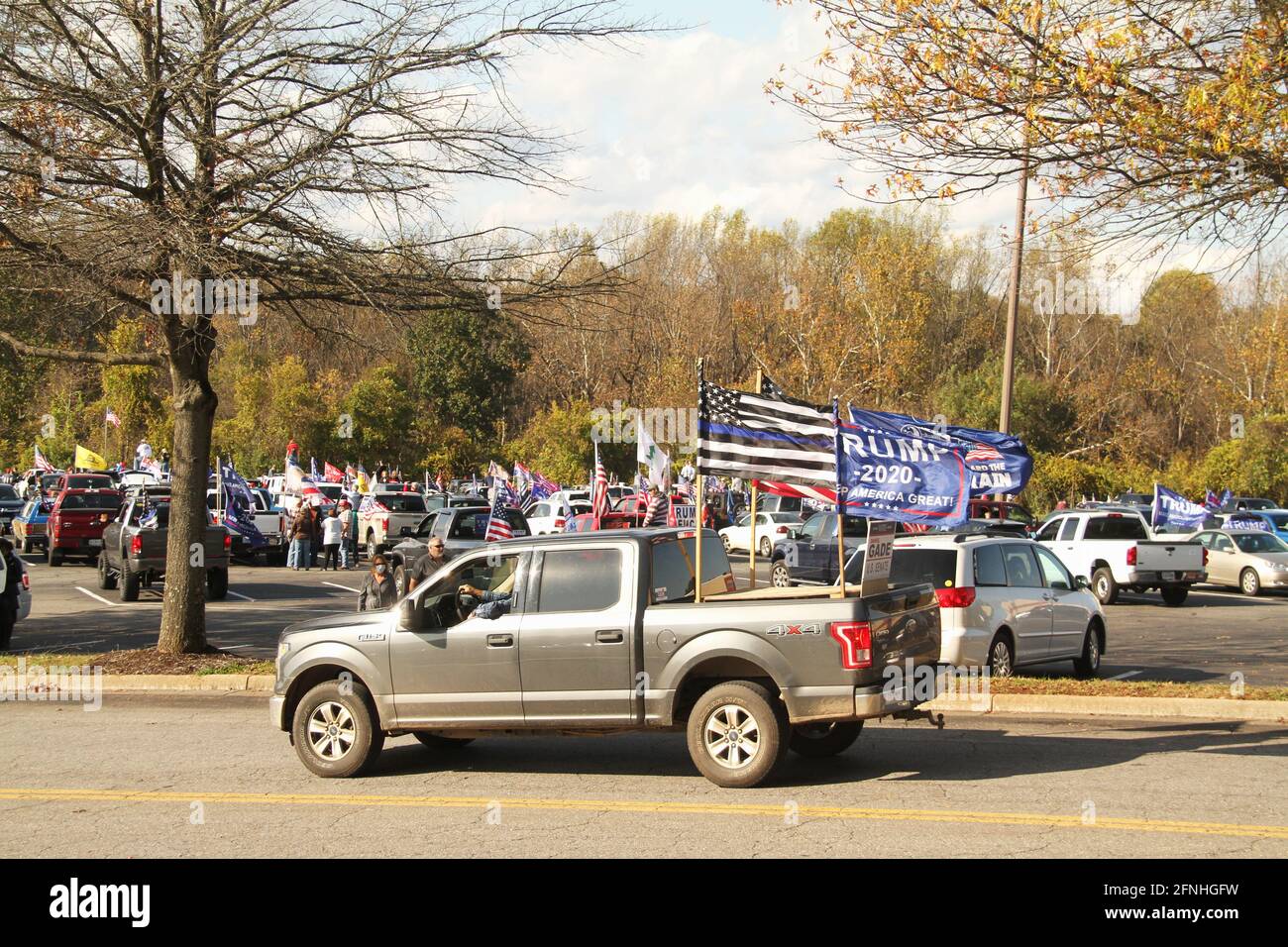 Trump flag truck hi-res stock photography and images - Alamy