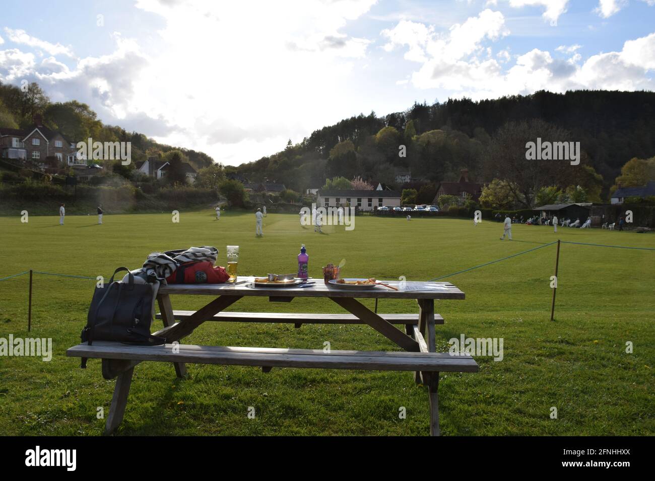 Village cricket pub hi-res stock photography and images - Alamy