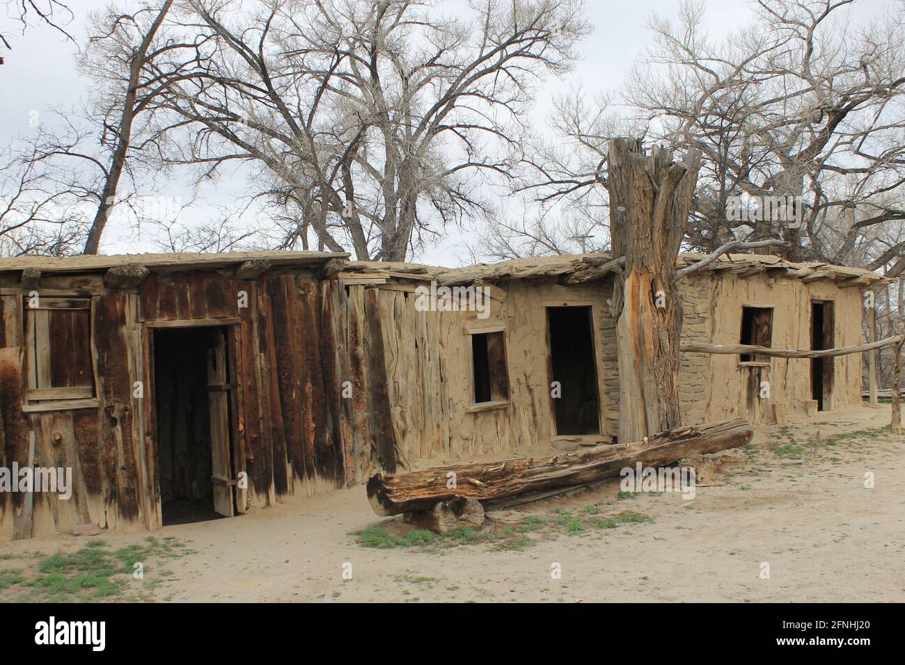 Old cabin ruins in the southwest Stock Photo - Alamy