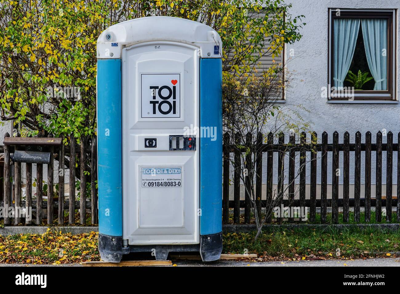 Roadside toilet hi-res stock photography and images - Alamy