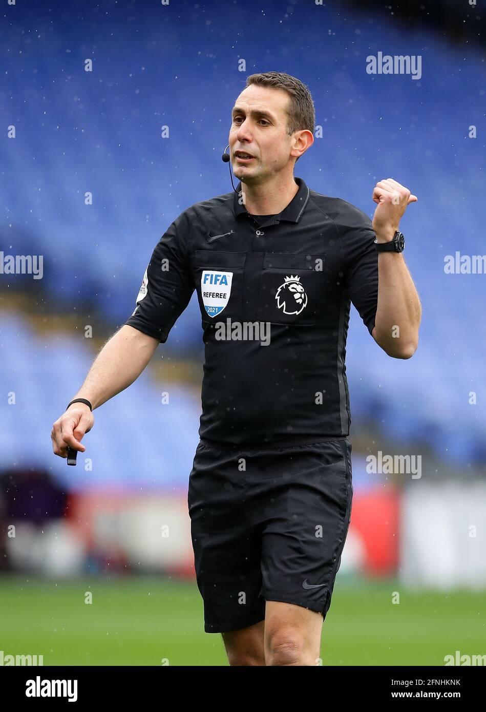 Referee david coote hi-res stock photography and images - Alamy
